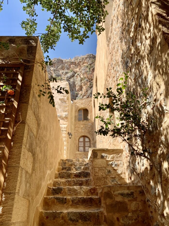 Μονεμβασιά: Ταξίδι με χρονομηχανή... - I-DISCOVER